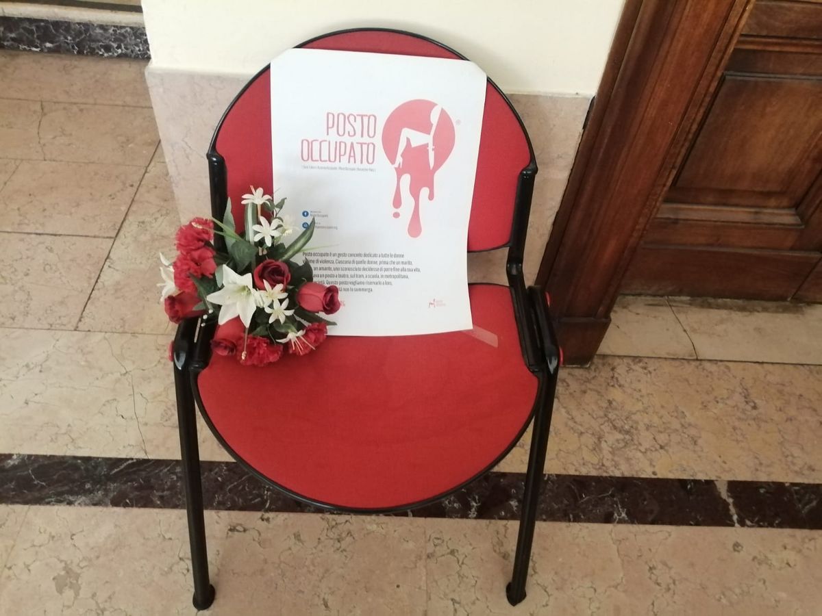 La Provincia aderisce alla campagna “Posto occupato” contro la violenza sulle donne, terza sedia ...